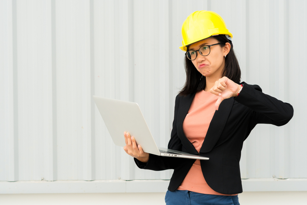 4 Red Flags of an Untrustworthy Roofing Contractor